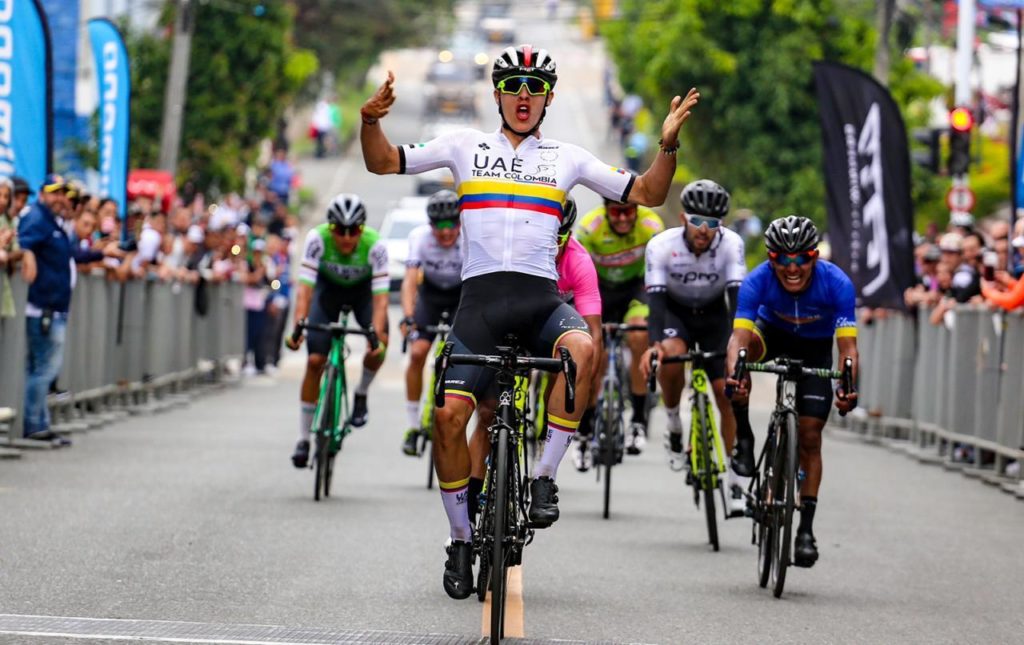 La promesa colombiana Daniel Arroyave anuncia su primera carrera como ...